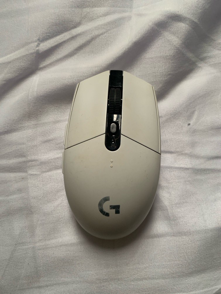 Logitech G304 Gaming Mouse Lightspeed (faulty), Computers & Tech, Parts ...