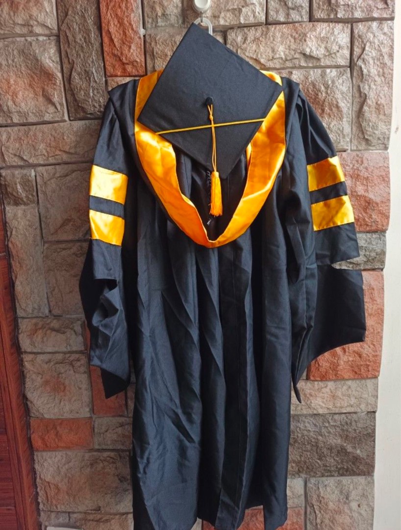 Masters Toga 3in1 with cap, Women's Fashion, Coats, Jackets and ...