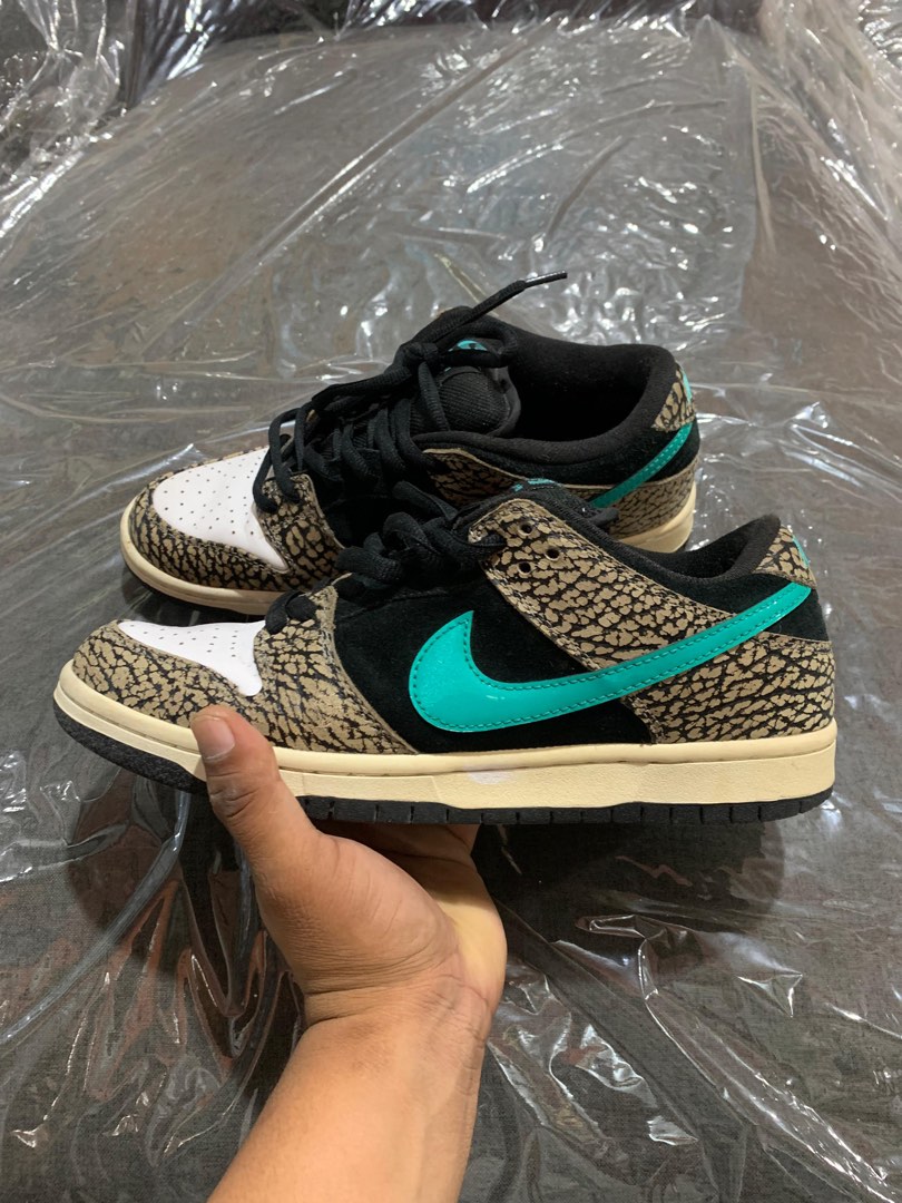 NIKE DUNK LOW SB ATMOS ELEPHANT, Fesyen Pria, Sepatu , Sneakers di ...