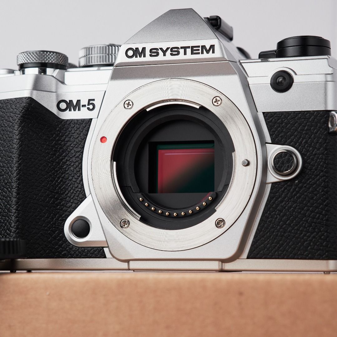 Olympus OM-5 (mint cond.) OM SYSTEM OM5 mirrorless camera (no lens ...