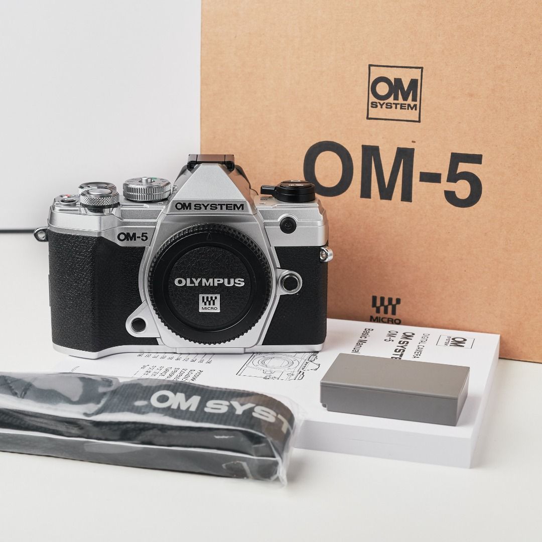Olympus OM-5 (mint cond.) OM SYSTEM OM5 mirrorless camera (no lens ...