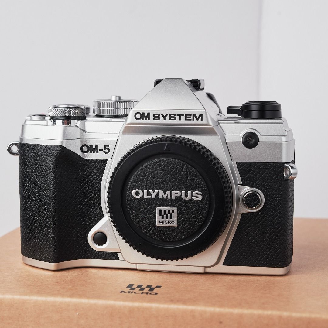 Olympus OM-5 (mint cond.) OM SYSTEM OM5 mirrorless camera (no lens ...