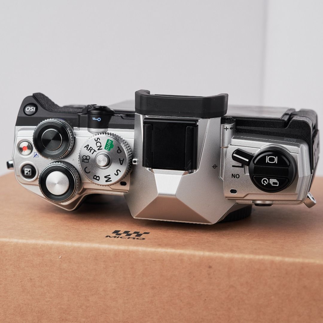 Olympus OM-5 (mint cond.) OM SYSTEM OM5 mirrorless camera (no lens ...