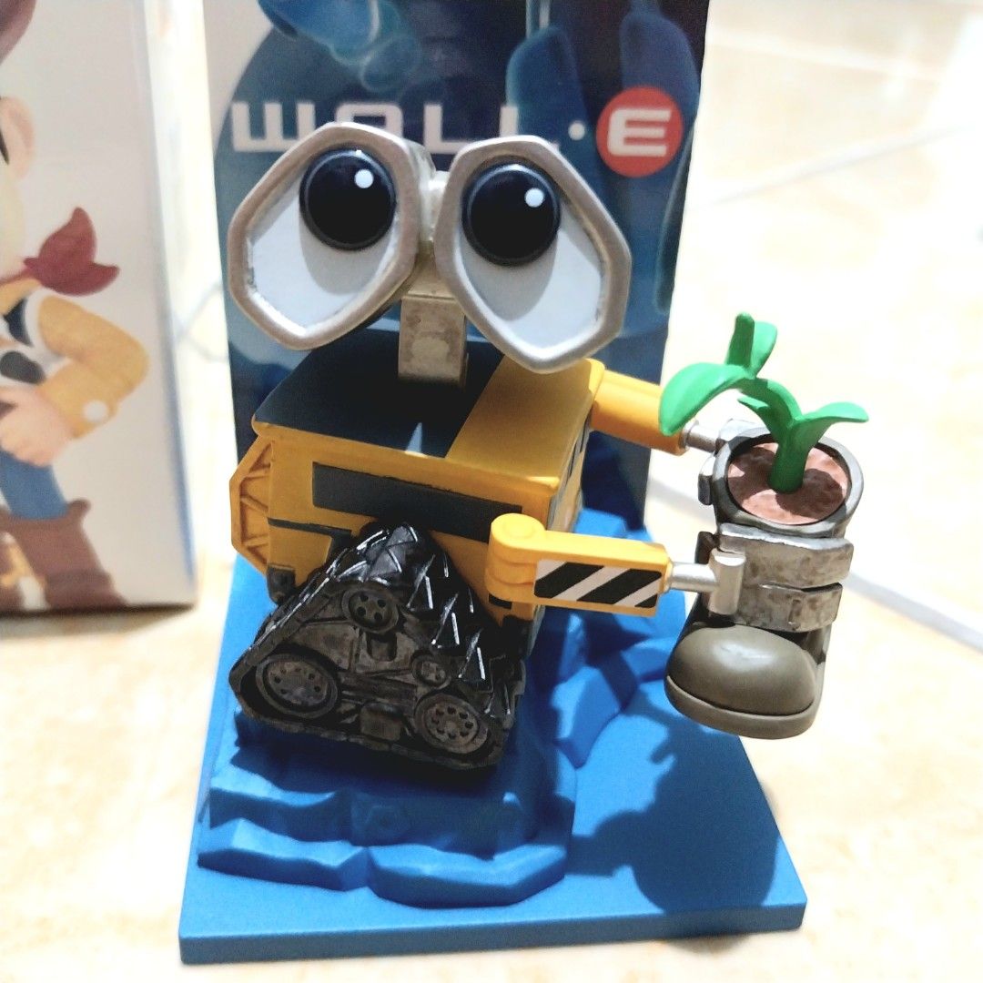 POPMART Disney Pixar 100 Wall-E Official Figure Pop Mart Asli, Toys & Collectibles, Mainan di ...