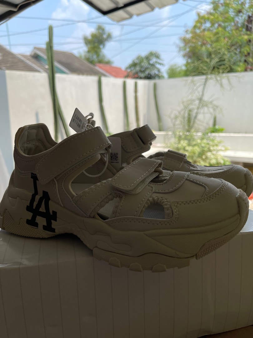 Sepatu MLB LA original, Fesyen Wanita, Sepatu di Carousell
