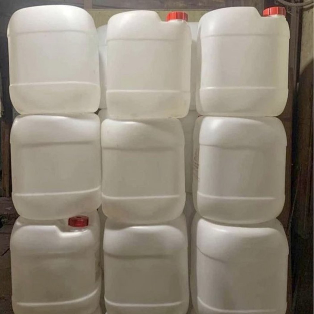 USED EMPTY CONTAINER 25kg /20 liters capacity, Everything Else, Others on Carousell