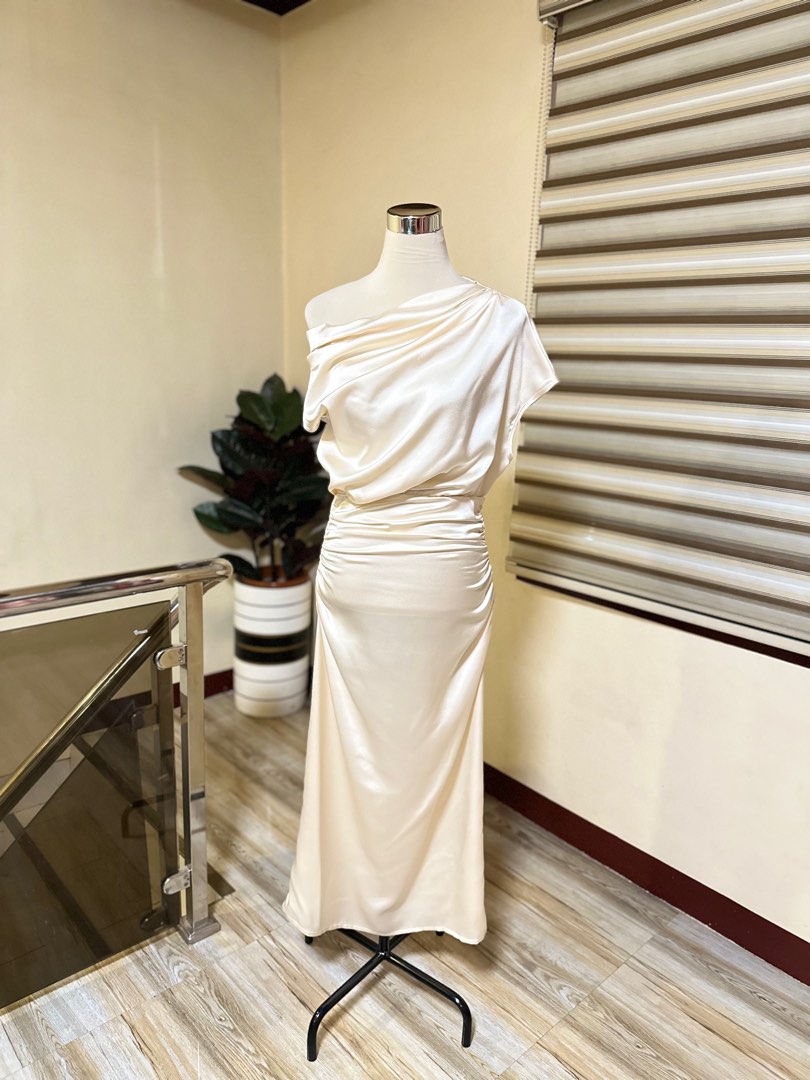 XS-M Elegant Old Money Cream Beige Off Shoulder Silk Satin Long Dress ...