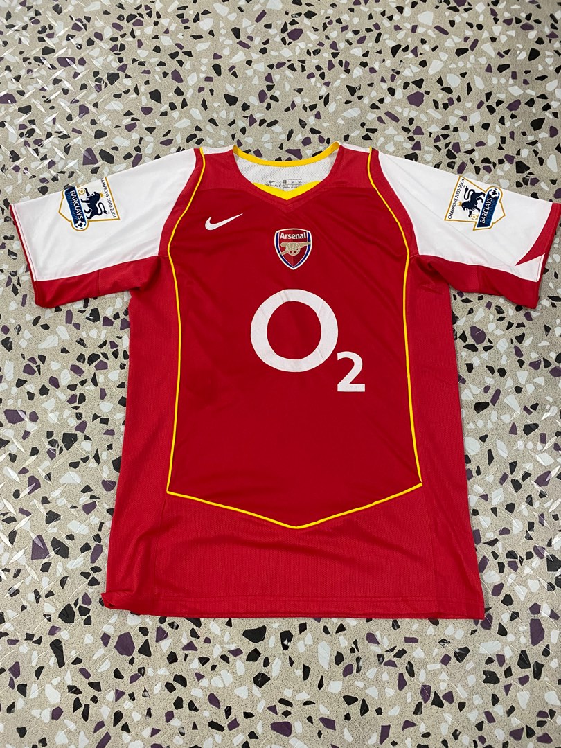 ARSENAL BERGKAMP O2 2004/2005, Men's Fashion, Activewear on Carousell