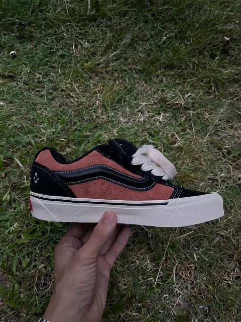 Disney x Vans Knu-Skool 'Scar', Men's Fashion, Footwear, Sneakers on ...