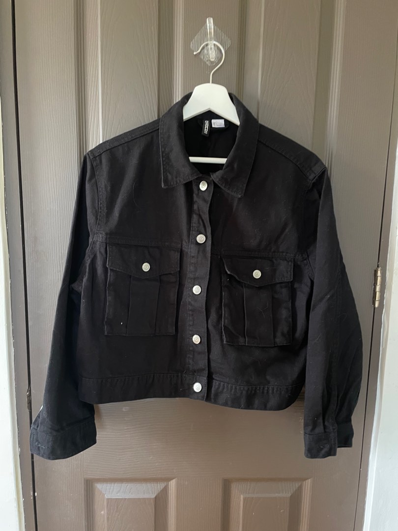 HM Denim Jacket in Black, Women's Fashion, Coats, Jackets and Outerwear ...