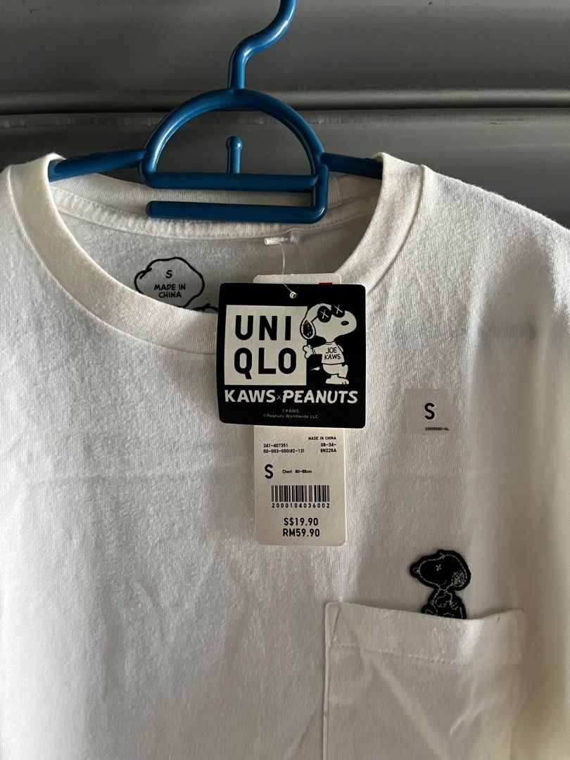Kaws Peanuts Snoopy x Uniqlo tshirt size S BRAND NEW OLD STOCK, Luxury ...