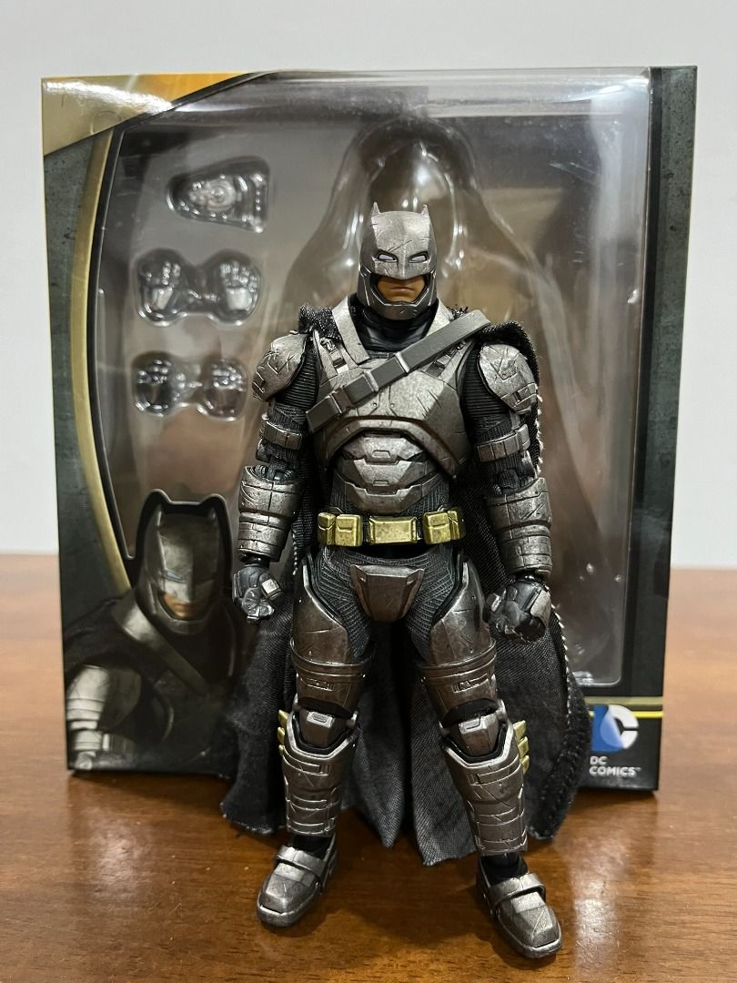 Medicom Mafex BvS Batman Vs Superman DC Snyderverse Armored Batsuit BIB ...