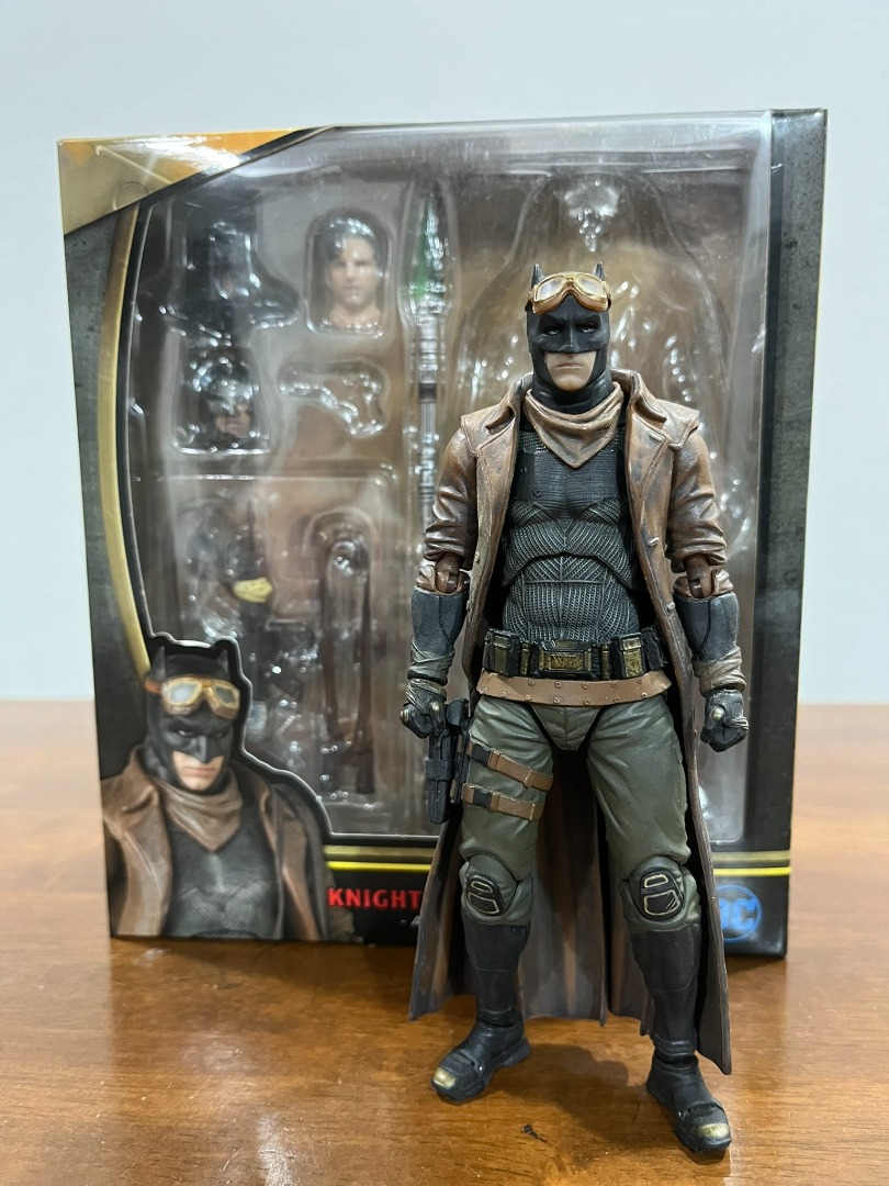 Medicom Mafex BvS Batman Vs Superman DC Snyderverse Knightmare Batman ...