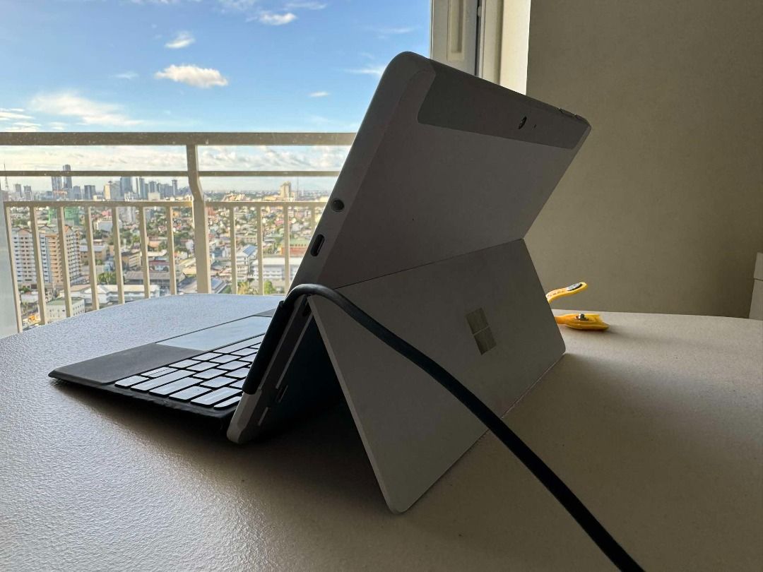 Microsoft Surface Go 1 with Original Type Cover (Elementary OS ...