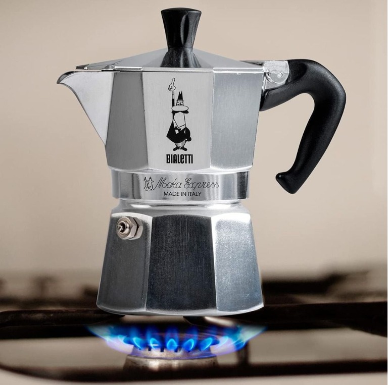 MOKA POT BIALETTI AS NEW! (4 CUP SIZE), TV & Home Appliances, Kitchen ...