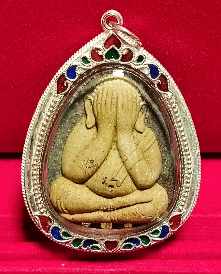 Phra Pidta with 3 gold takruts at front & nice Sukuthai longya casing ...