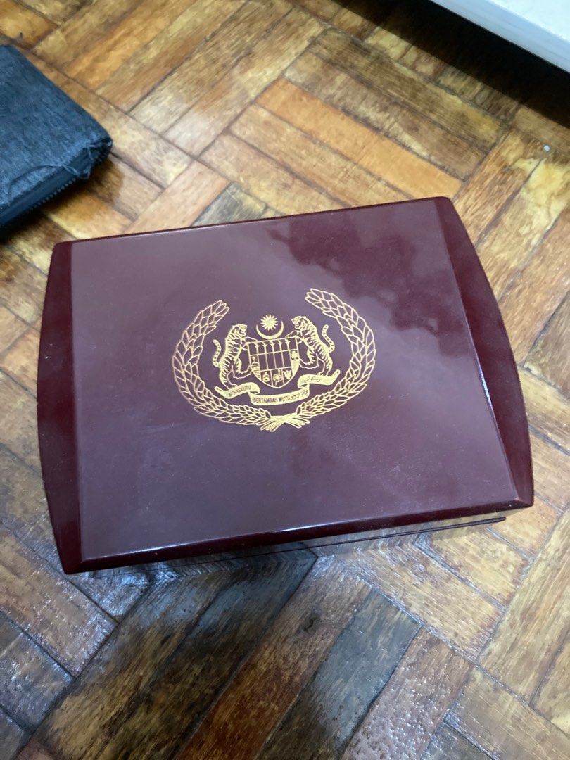 Royal Exclusive Watch - Agong Istana Negara, Hobbies & Toys ...