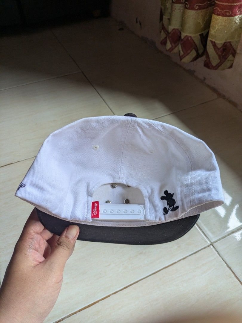 Topi Disney Official Mickey Mouse Logo Besi, Fesyen Pria, Aksesoris ...