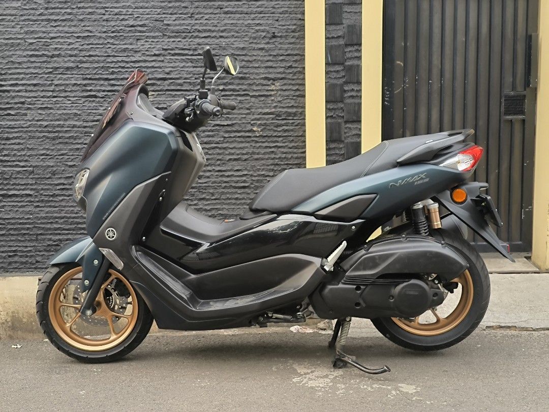 Yamaha nmax keyless 2022 mulus tt pcx lexi aerox adv, Motor di Carousell