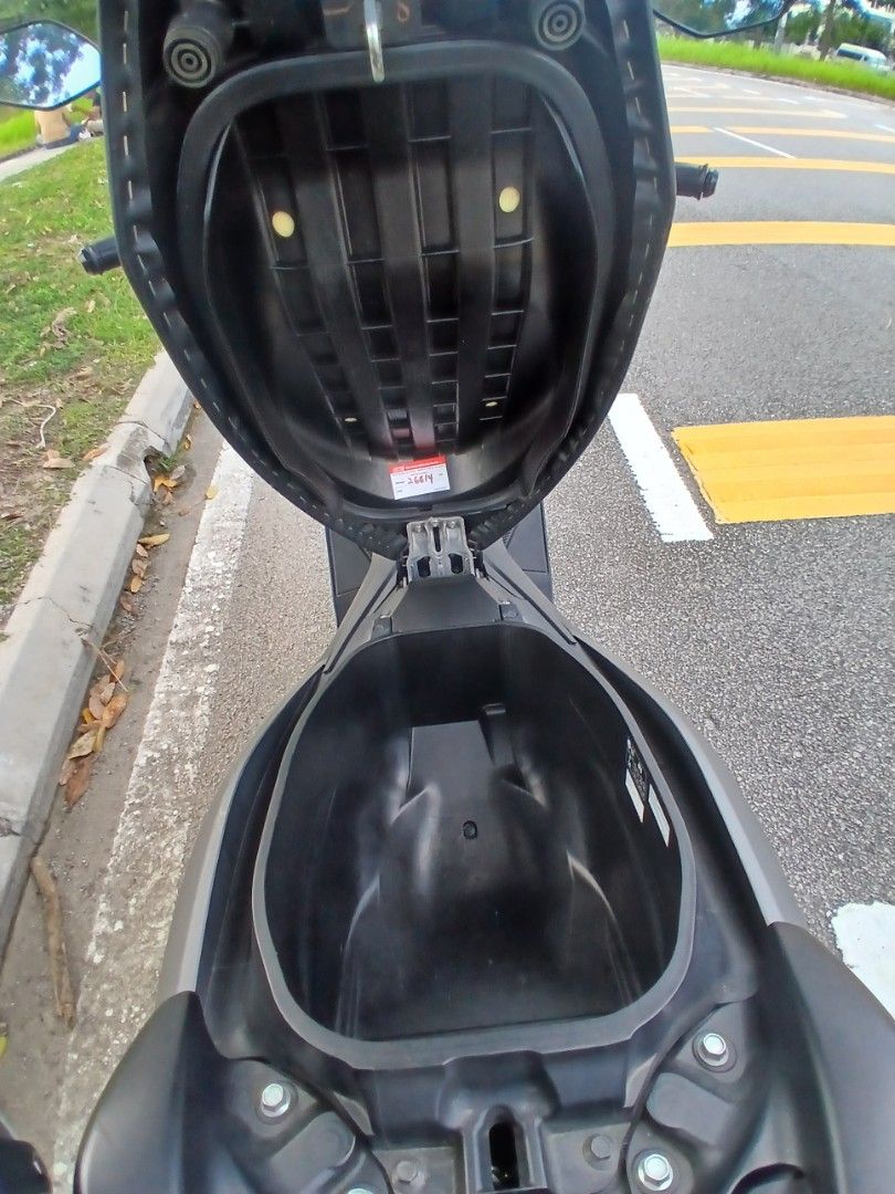 Yamaha Nmax V1 (2019), Motorbikes on Carousell