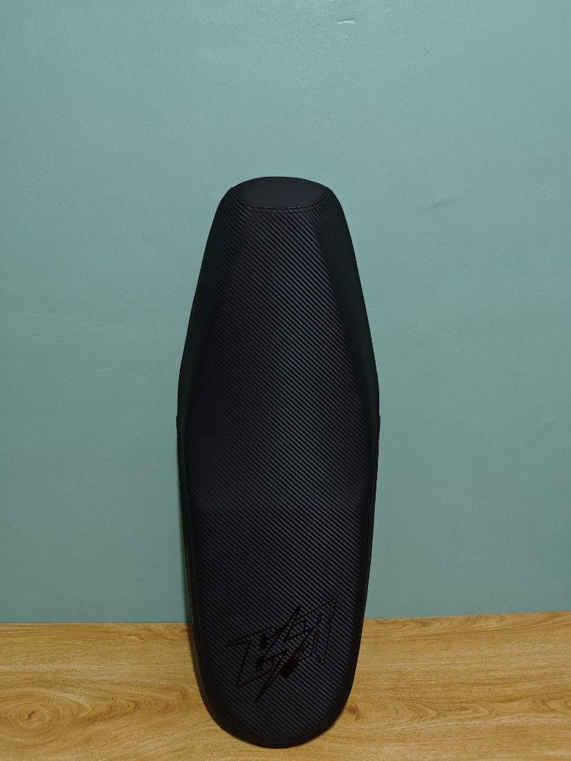 Esr Motor Carbon Seat Curve Lc135 V1, Looking For on Carousell