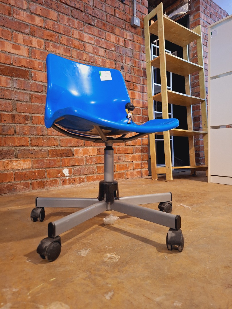 IKEA SNILLE Swivel chair, blue | IKEA SNILLE, Kerusi pusing, biru ...