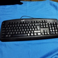 keyboard komputer jadul Logitech hitam 2, Elektronik, Lainnya di Carousell