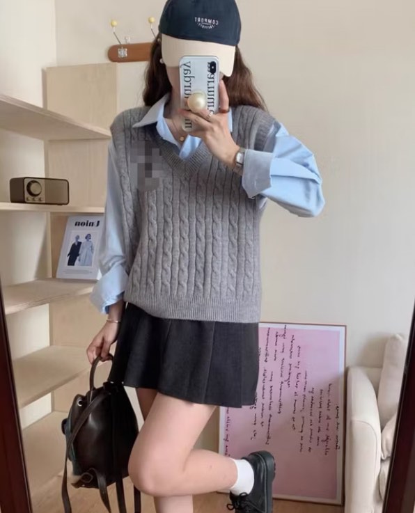 Korean Top, Women's Fashion, Tops, Sleeveless on Carousell