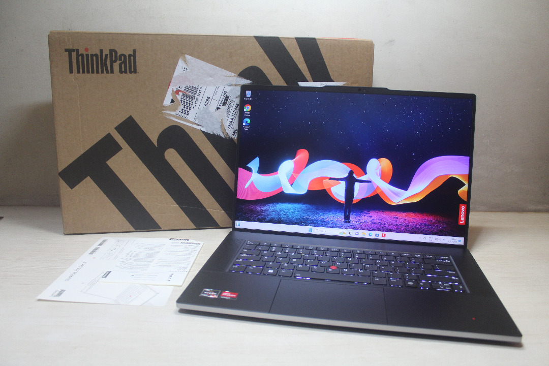 Lenovo Thinkpad Z16 Gen 2 Ryzen 9 7940HS Ram 64GB SSD 1TB RX6550M ...