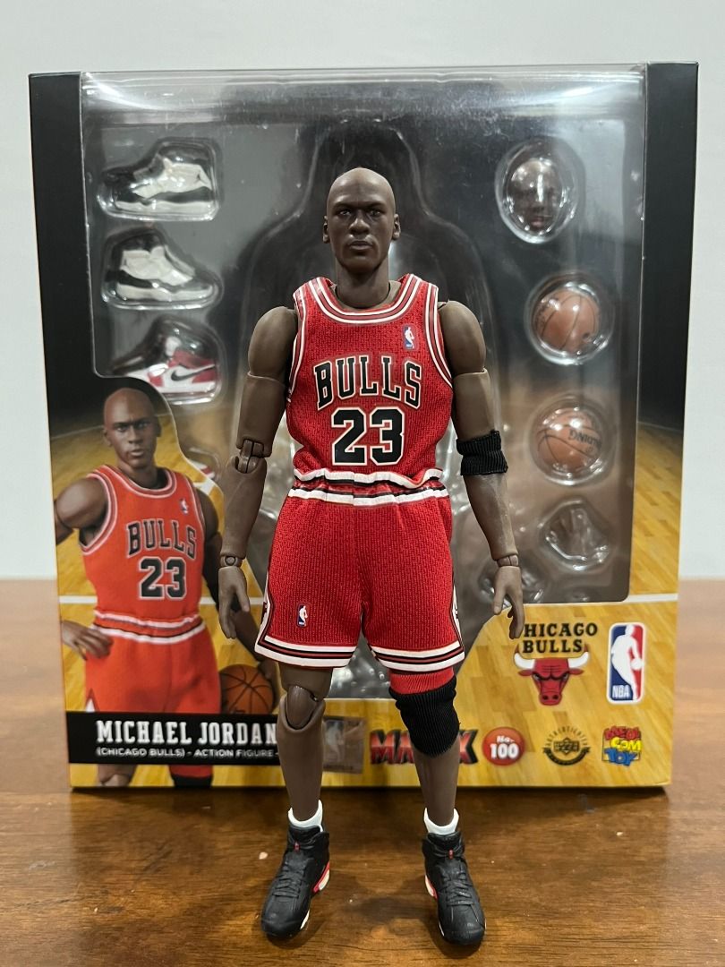 Medicom Mafex Michael Jordan NBA Chicago Bulls 23 BIB, Hobbies & Toys ...