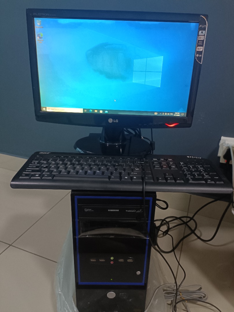 Old PC set ( pc + monitor + keyboard + mouse + LAN cable), Computers ...