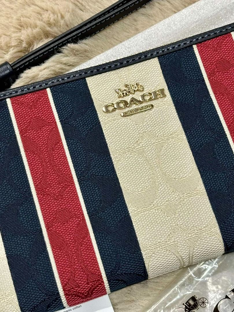 Original On Hand Coach Large Corner Zip Wristlet In Signature Jacquard ...