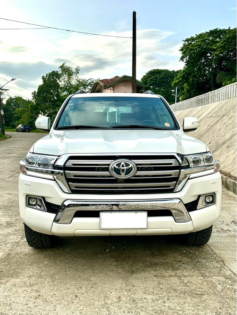 Toyota Land Cruiser 200 GXR Auto, Cars for Sale, Used Cars on Carousell