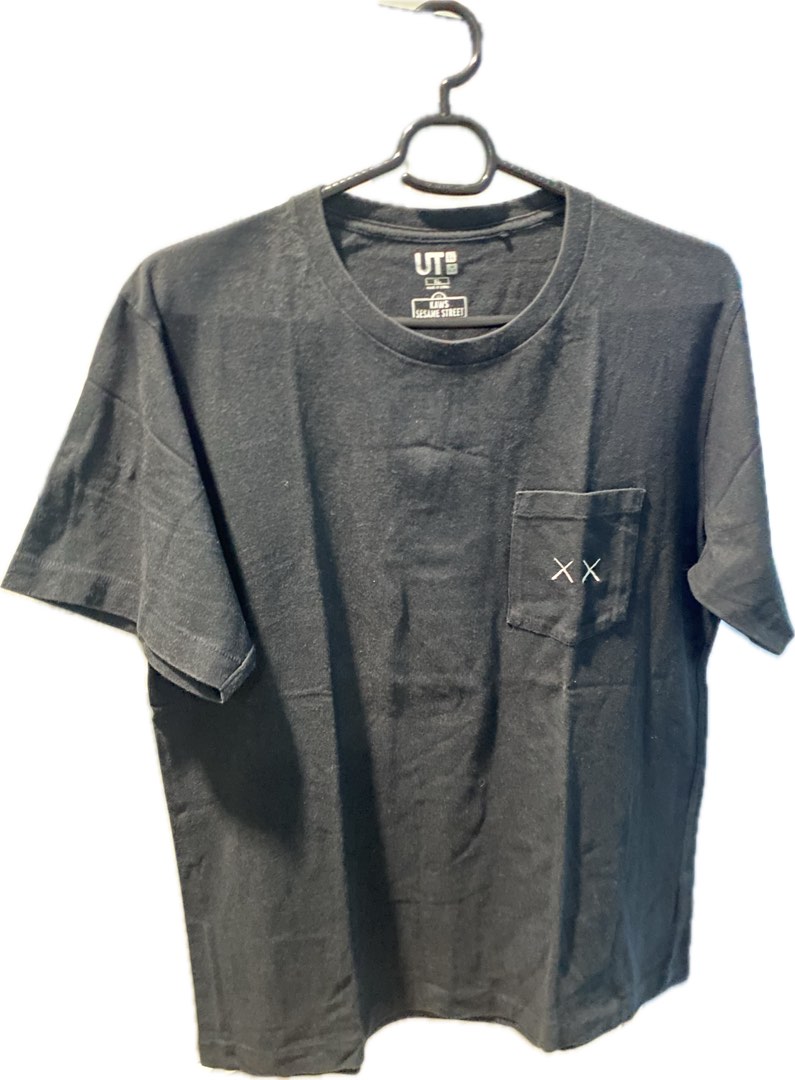 UNIQLO Graphic Tee Shirt (UT X KAWS Sesame Street, Black), Men's ...