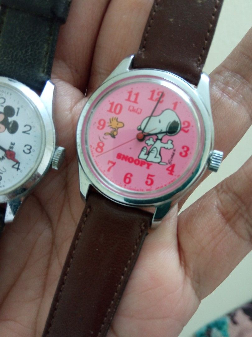 Vintage cartoon characters watch display, Men's Fashion, Watches ...