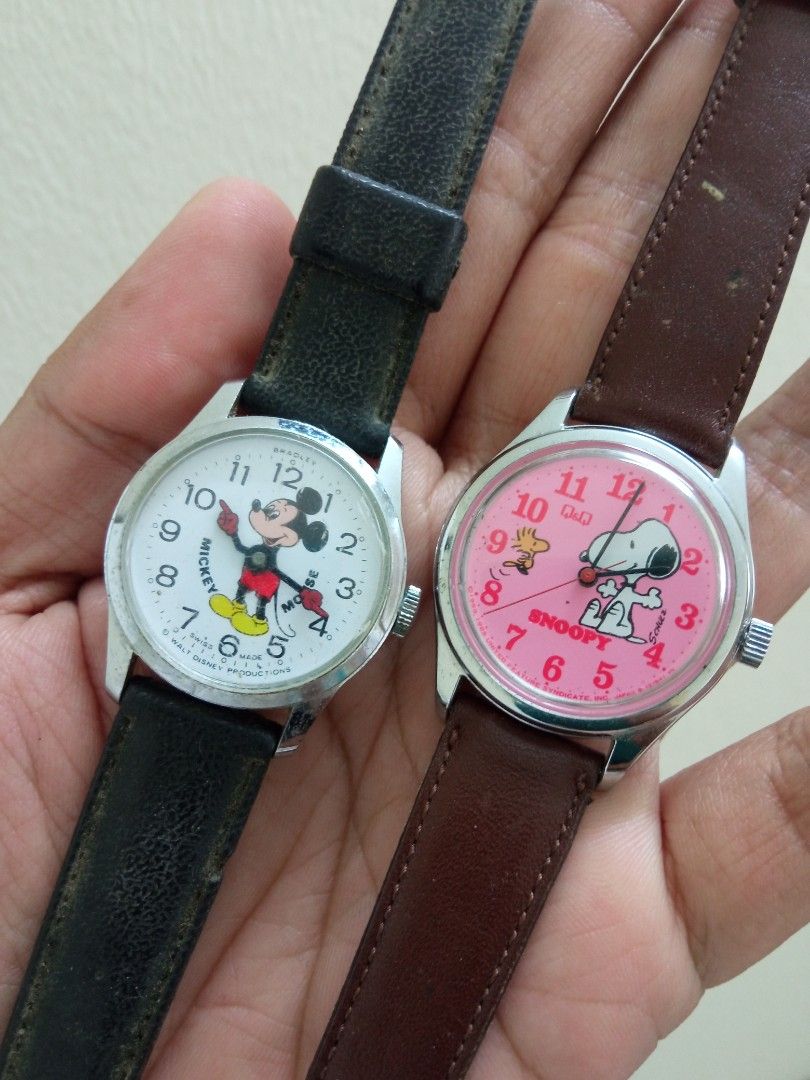 Vintage cartoon characters watch display, Men's Fashion, Watches ...