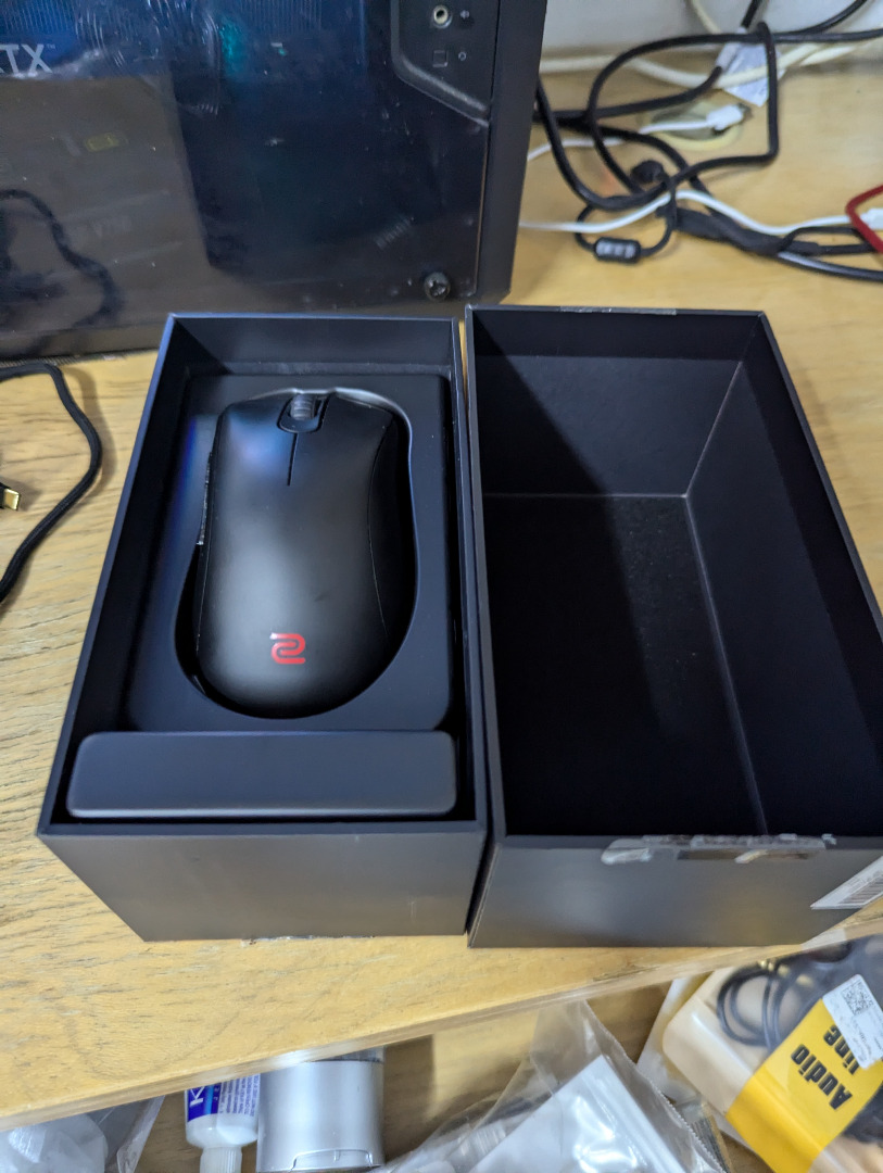 Zowie EC2-CW, Computers & Tech, Parts & Accessories, Mouse & Mousepads ...