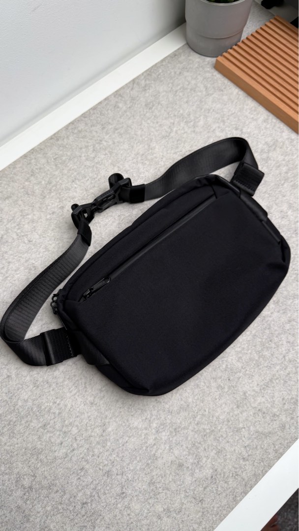 Alpaka Go Sling Mini V1, Men's Fashion, Bags, Sling Bags on Carousell