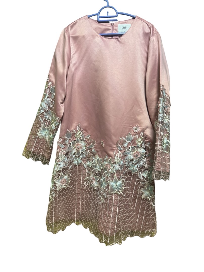 Baju kurung Jakel Lace, Women's Fashion, Muslimah Fashion, Baju Kurung ...