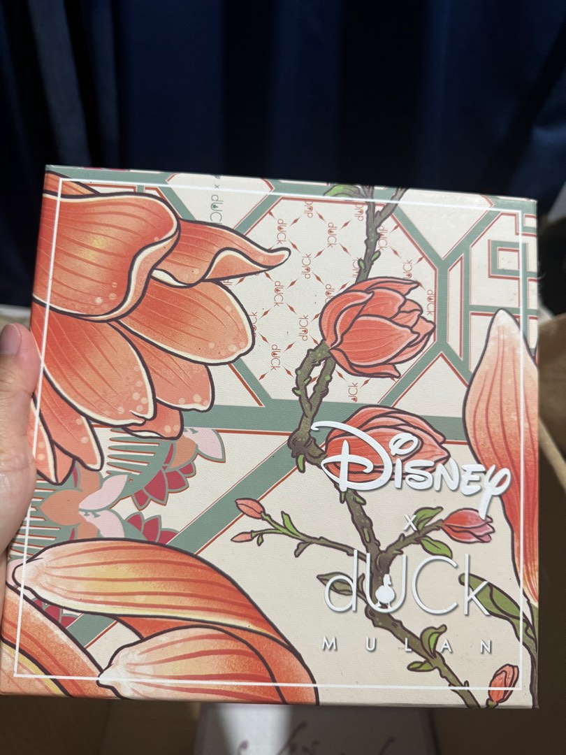 Disney x Duck - Mulan Shawl Pheonix, Women's Fashion, Muslimah Fashion ...