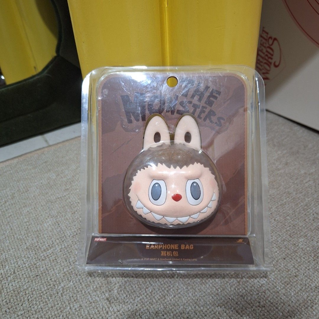 Earphone bag labubu, Barang Yang Dicari di Carousell