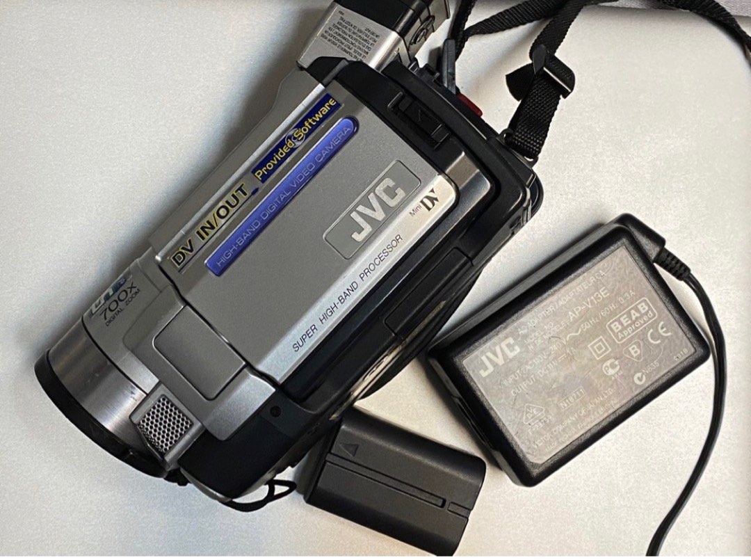 JVC GR DVL 320 U mini DV camcorder 迷你錄影帶攝錄機, 攝影器材, 攝錄機 - Carousell