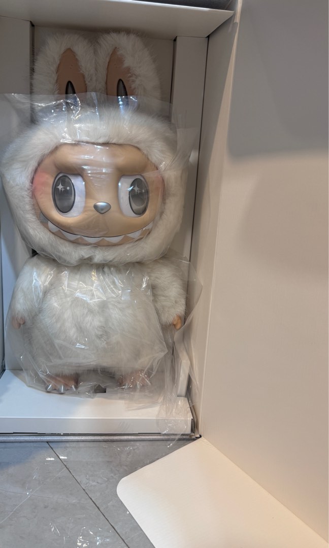 Labubu angel in clouds original popmart bnob NEW, Toys & Collectibles ...