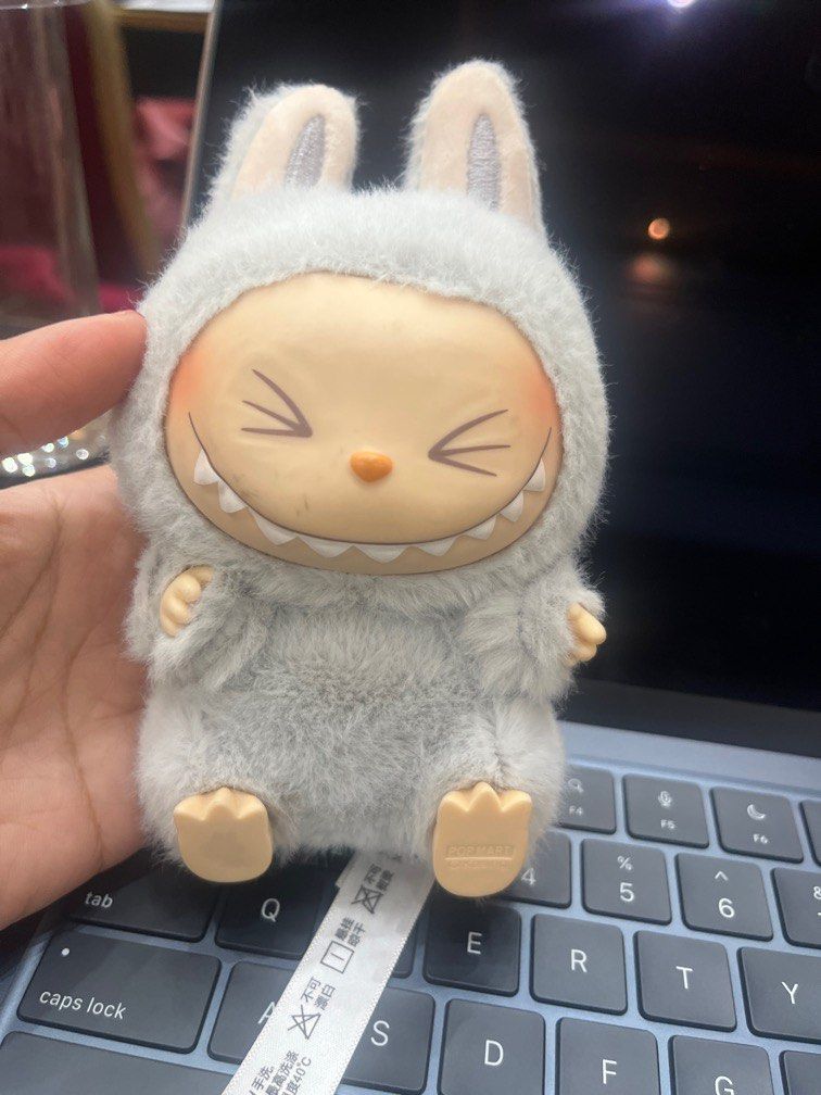 labubu v2 hehe free tas btv ransel, Toys & Collectibles, Mainan di ...