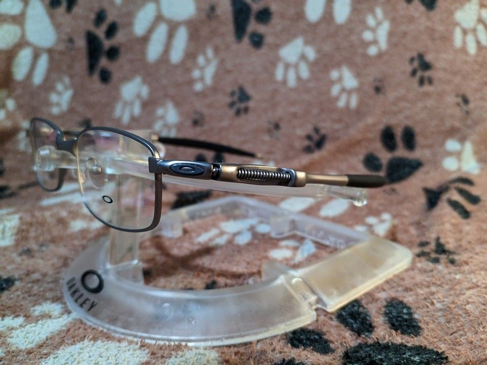 OAKLEY COILOVER EYEGLASSES METAL FRAME, Men's Fashion, Watches ...