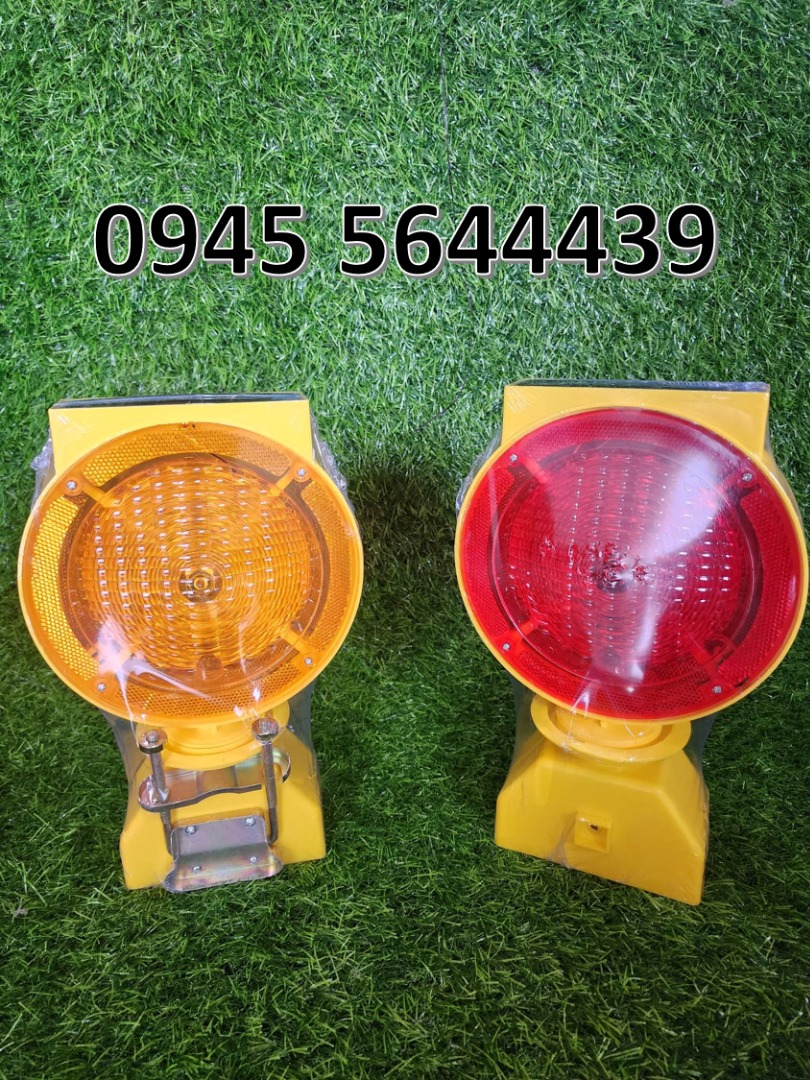 Solar blinker flasher light, Commercial & Industrial, Construction ...