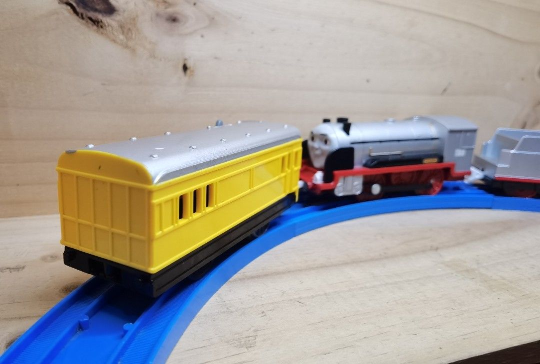 Takara Tomy Thomas and Friends Electric Motorised Train - Merlin ...