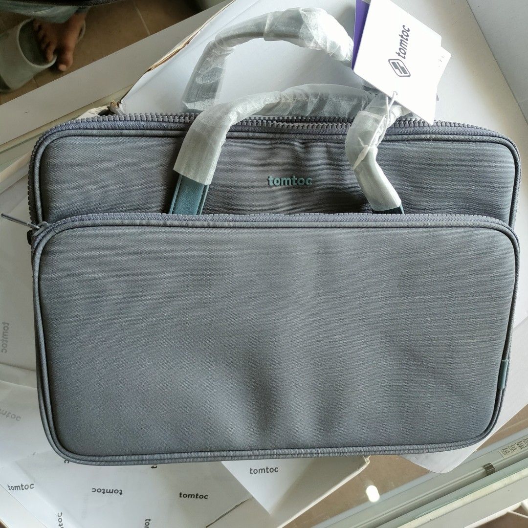 Tomtoc The Her -H21 laptop handbag 14" Gray color, Men's Fashion, Bags ...