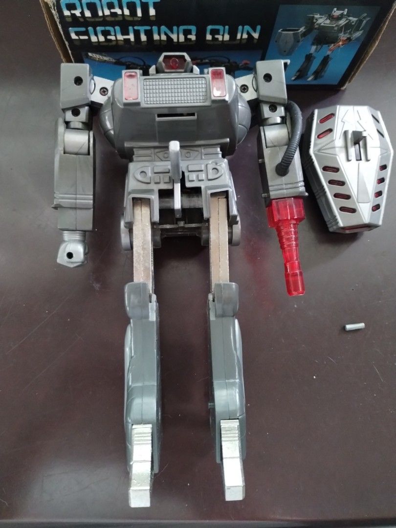 Vintage Robot Fighting Gun KO Shockwave Transformers ( Read description ...