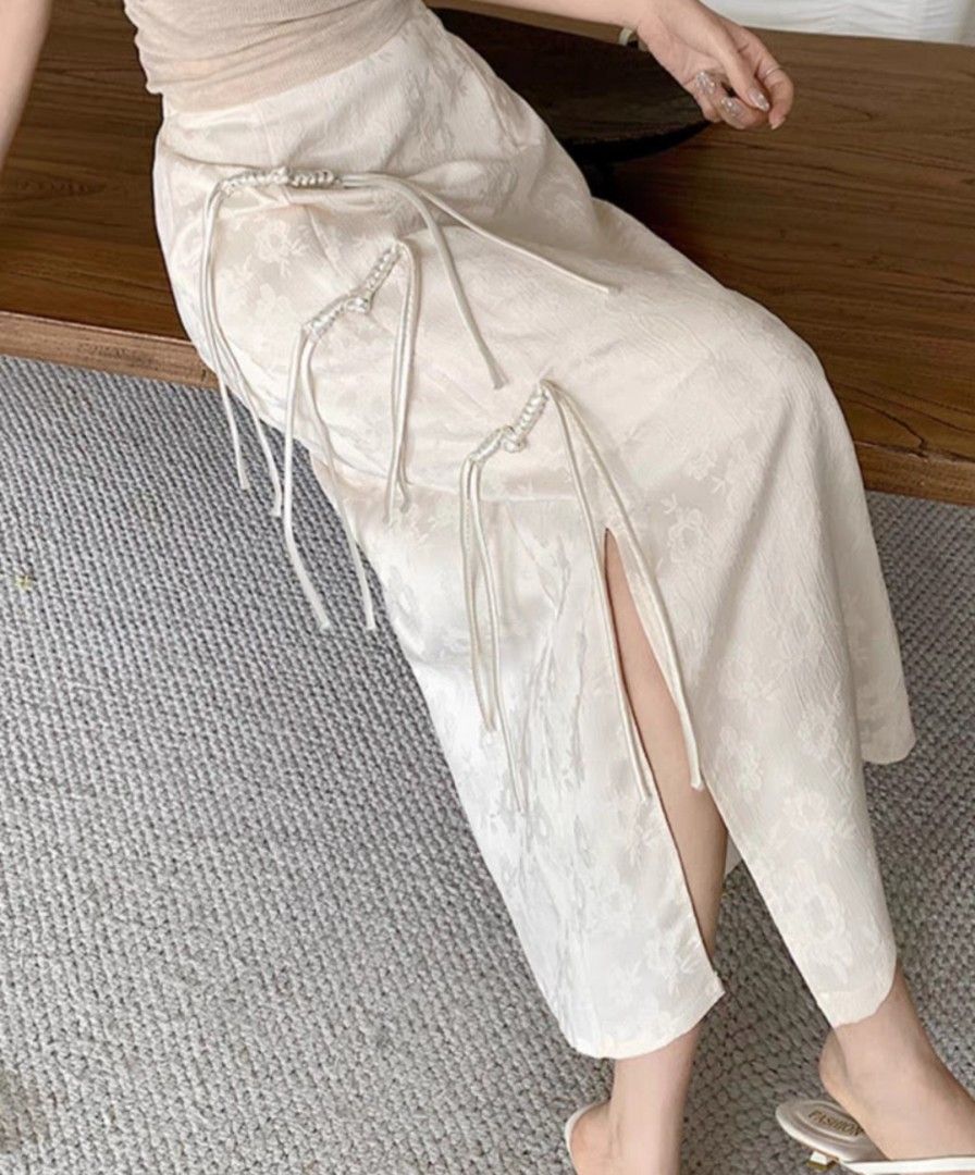 BN CNY Chinese Oriental Qipao Slit Skirt Embossed, Women's Fashion ...
